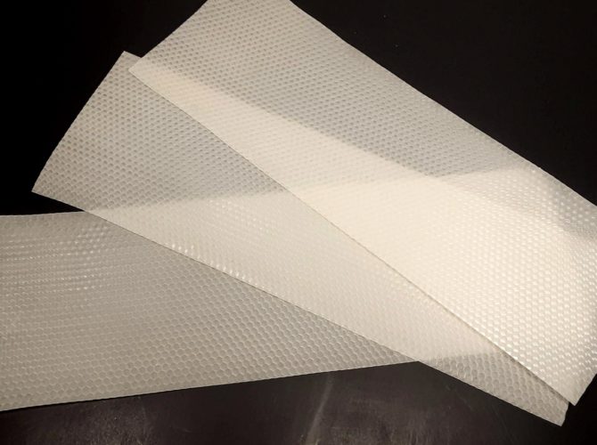 Shallow Cut Comb - HappBee Acres Bee Supply