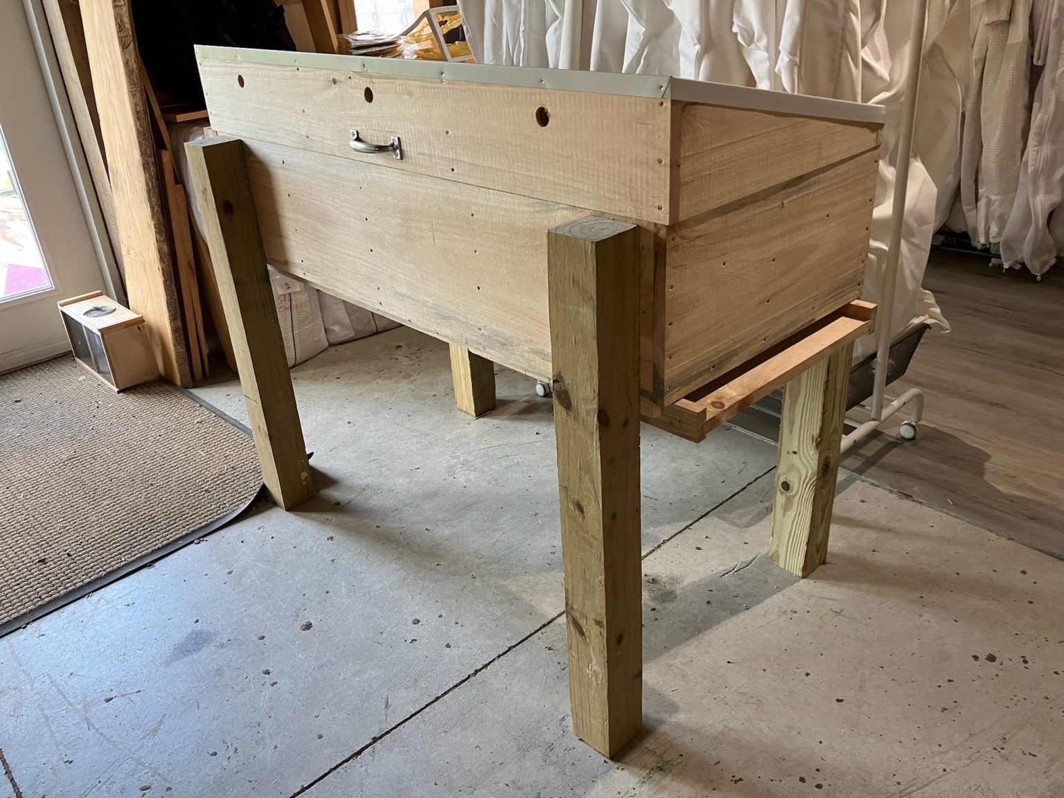 Basic Horizontal Langstroth Long Hive - HappBee Acres Bee Supply