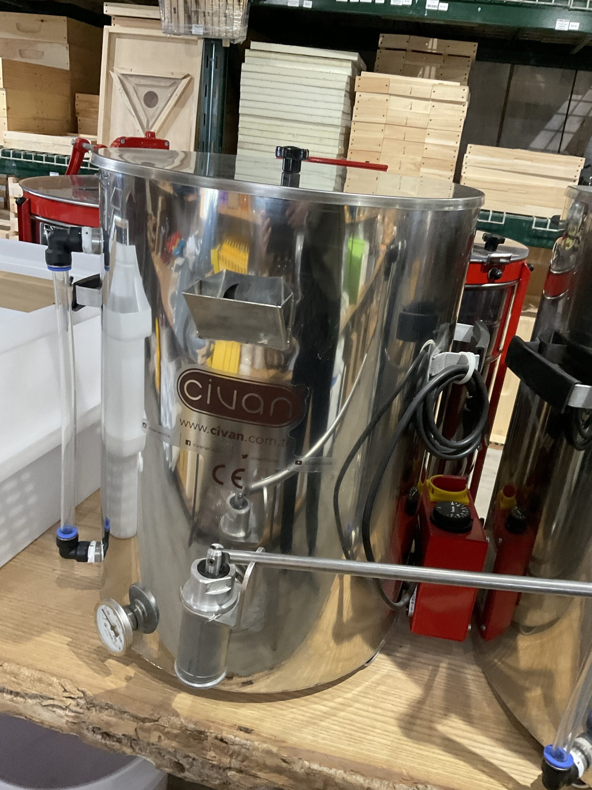 Civan Bottling Tank - HappBee Acres Bee Supply