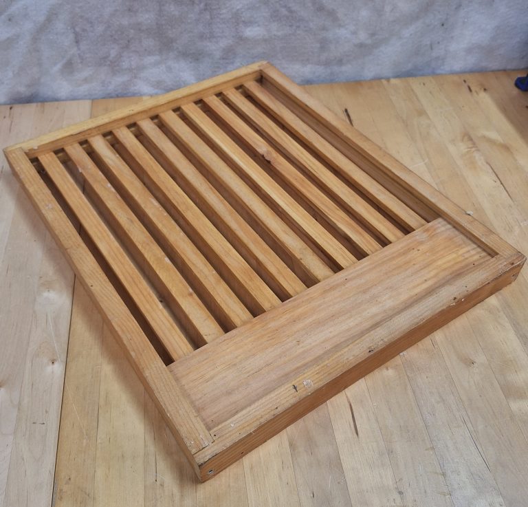Wax Dipped Vertical Slatted Rack 10 Frame - HappBee Acres Bee Supply