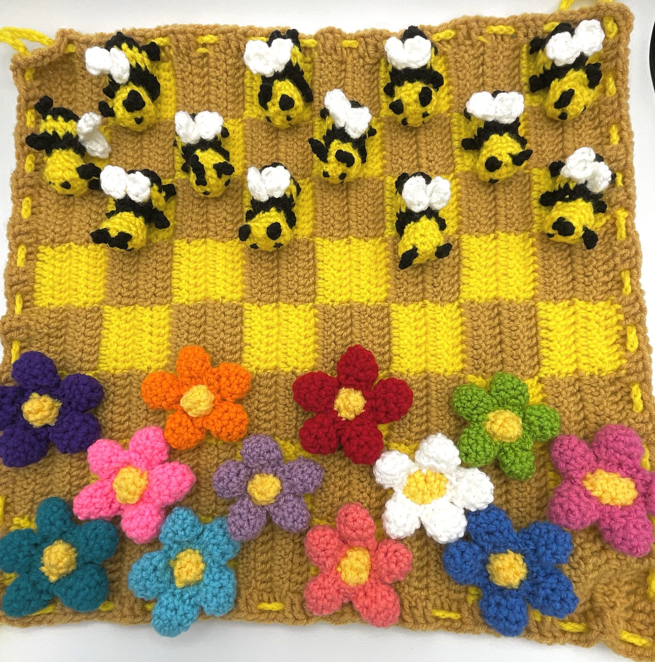 Bee and Flower Checker Board - HappBee Acres Bee Supply